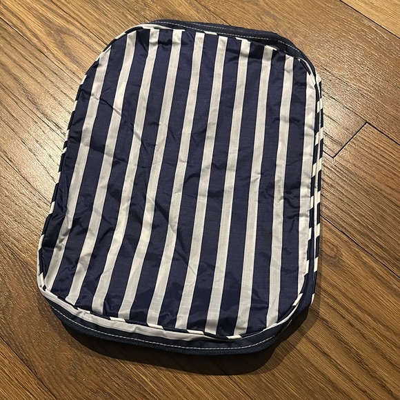 BAGGU | Bags | Baggu Packing Cube Only One Nwot From Sunshine Tiles ...